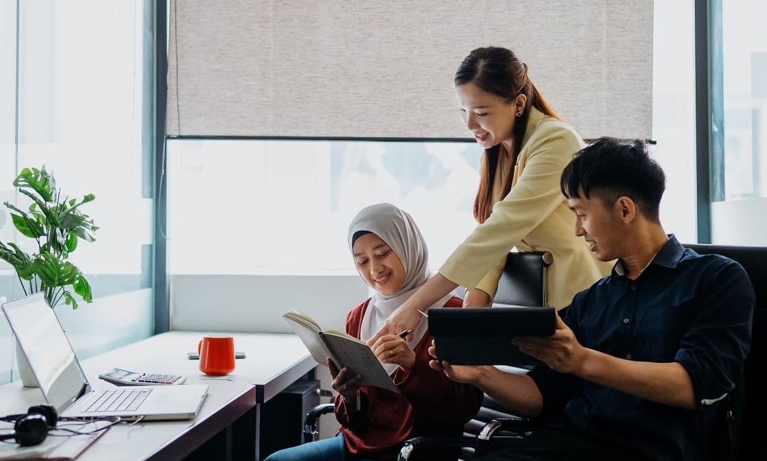 Mari Menyimpan di Dalam Akaun Patuh Shariah | CIMB